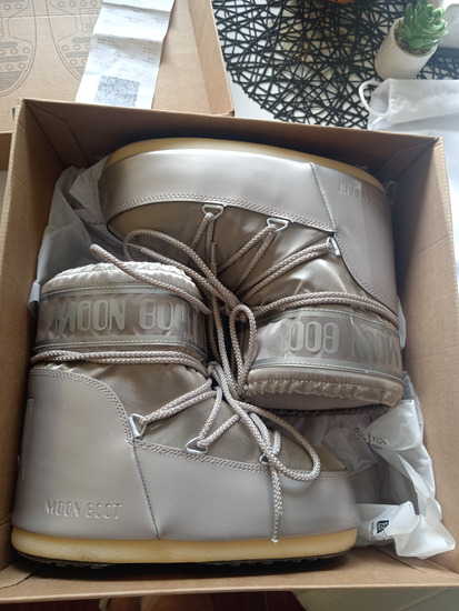 MOON BOOT NOVE rezz