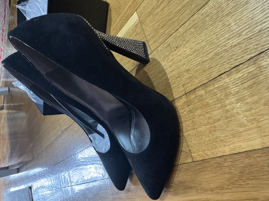 NINE WEST CRNE SALONKE NOVE 2700din SNIZENE