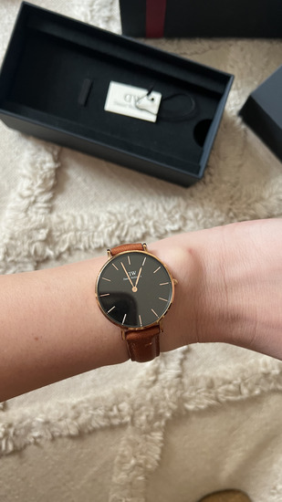 Daniel Wellington sat (novo)