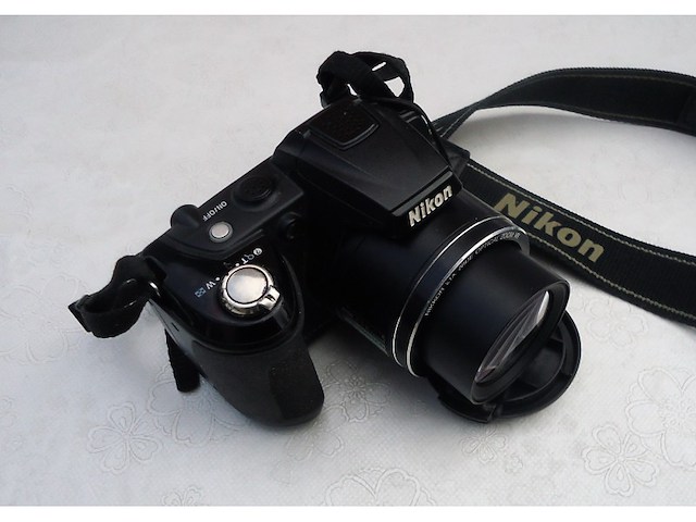 Nikon Coolpix L310 14.1MP 21x Optical Zoom - Crni!