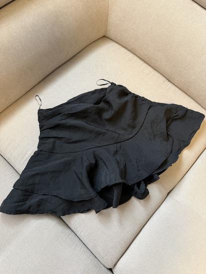 Zara skort Velicina S    1000 din