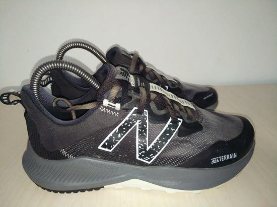 New Balance patike za trcanje br 37,5 ( 23,5 cm)