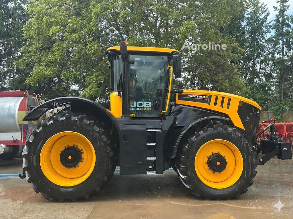 JCB fastrac 8330 iCON traktor točkaš