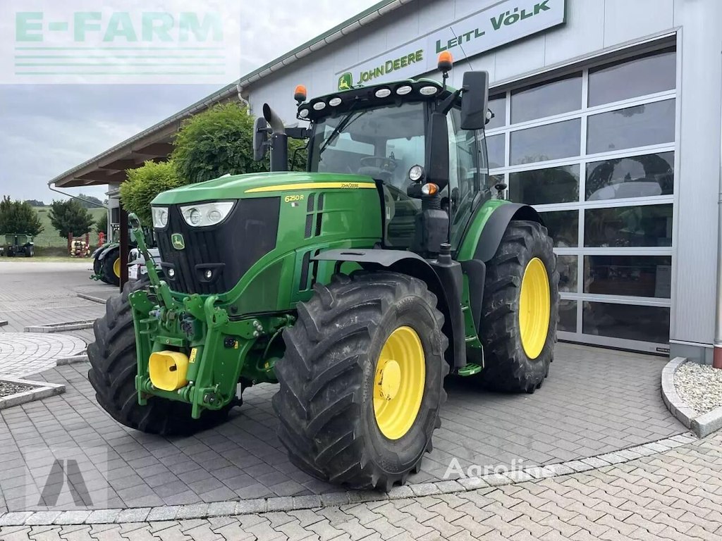 John Deere 6250r traktor točkaš