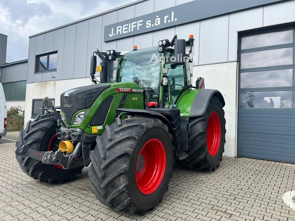 Fendt 724 Vario Gen6 Profi + traktor točkaš