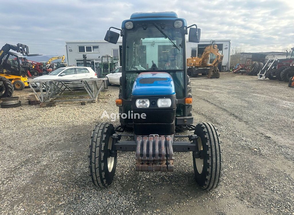 New Holland TN90F traktor točkaš