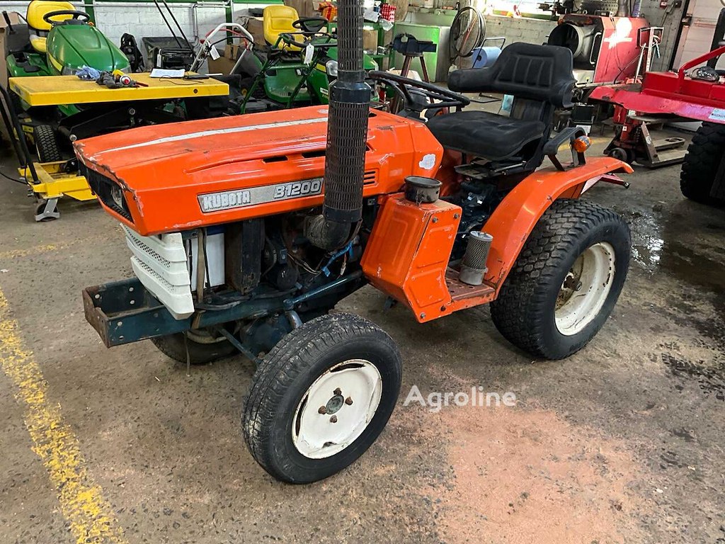 Prodaje se Kubota B1200DT mini traktor na aukciji