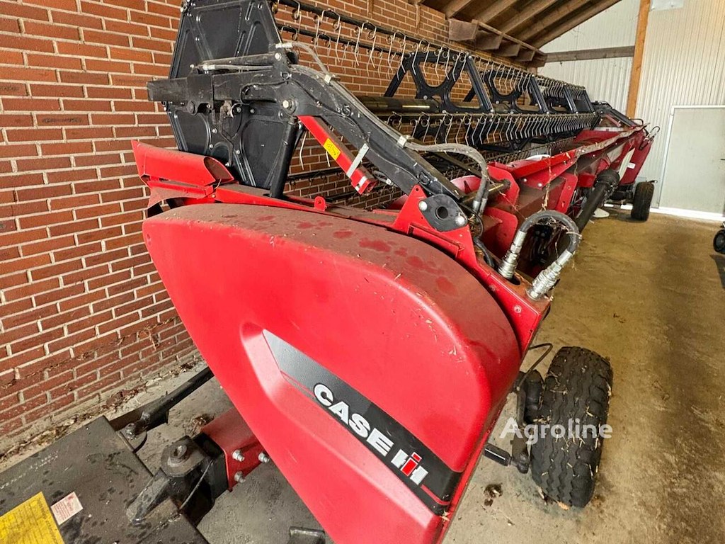 Prodaje se Case IH adapter za žito na aukciji