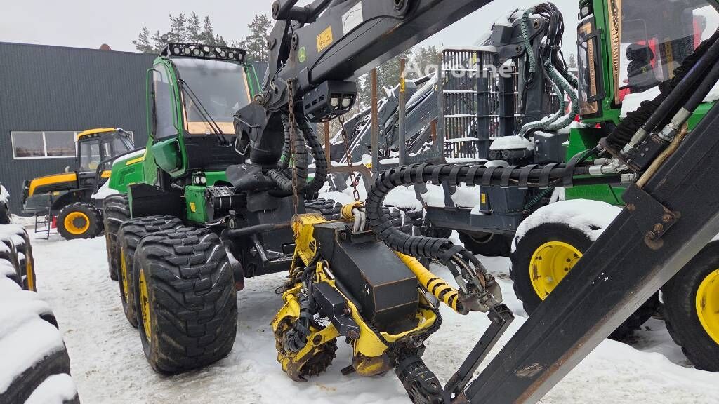 John Deere 1270 G harvester