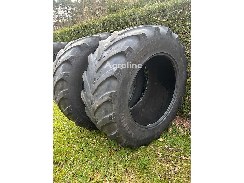Prodaje se Michelin xeobib tubeless gumu za traktore na aukciji
