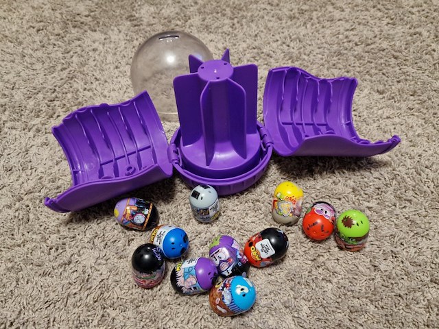 Mighty Beanz Bean Case &; 11 Beans