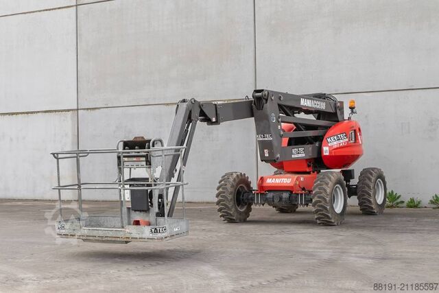 Artikulisan teleskopski bum lift
Manitou 180 ATJ