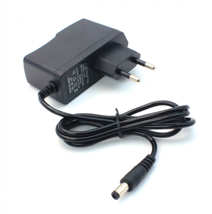 Univerzalni punjač AC/DC adapter 12V 2A