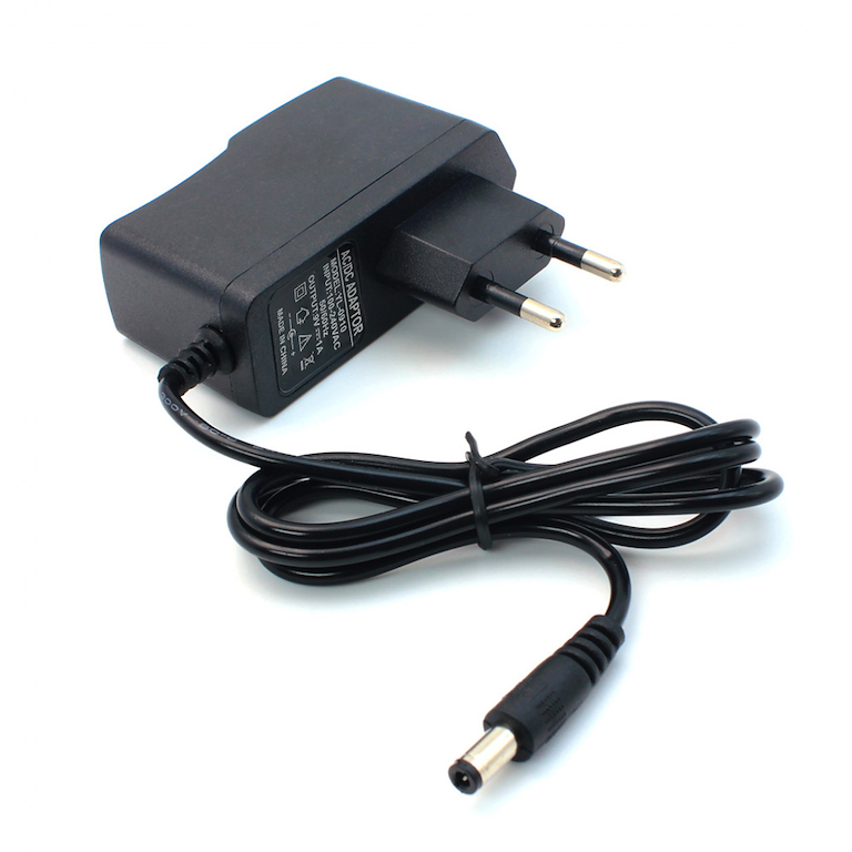 Univerzalni punjač AC/DC adapter 9V 1A 9W