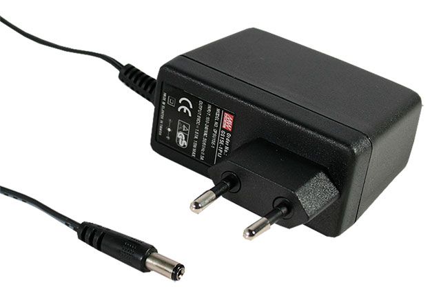 Univerzalni punjač AC/DC adapter 15V 1A