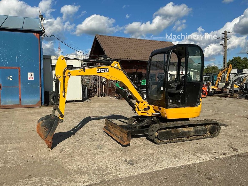 Prodaje se JCB 8025 mini bager na aukciji