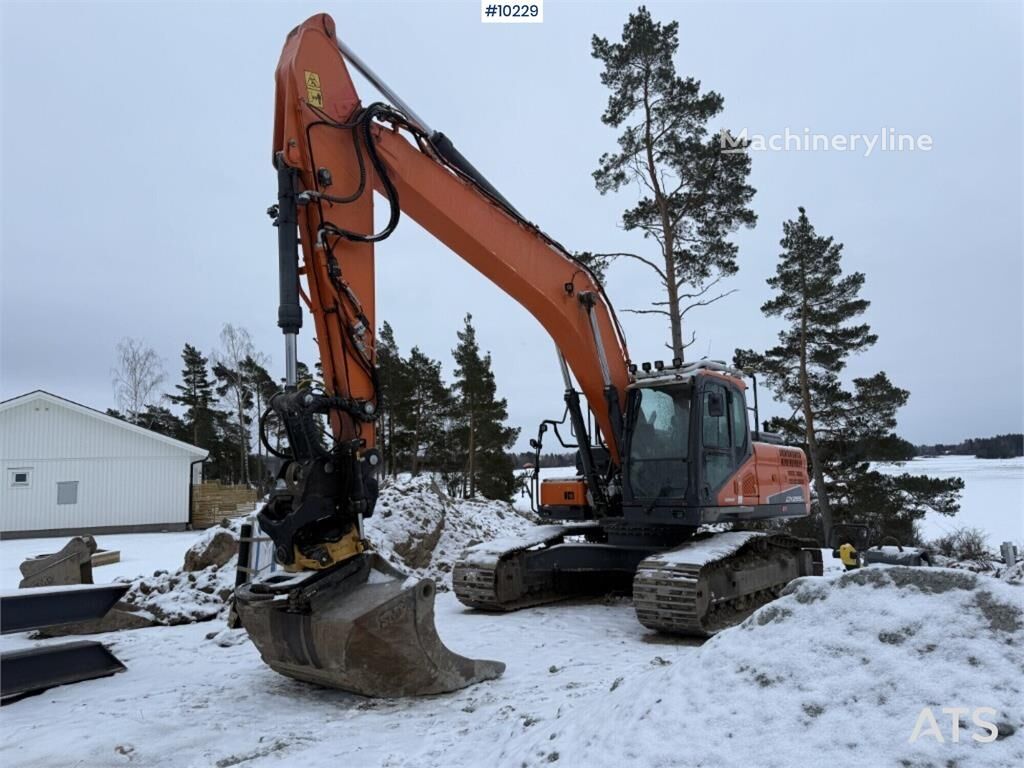 Doosan DX 255 LC-5 with tiltrotator and excavation system bager guseničar