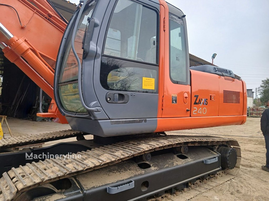 Fiat-Hitachi 240 bager guseničar