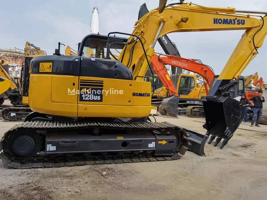 Komatsu PC128 bager guseničar