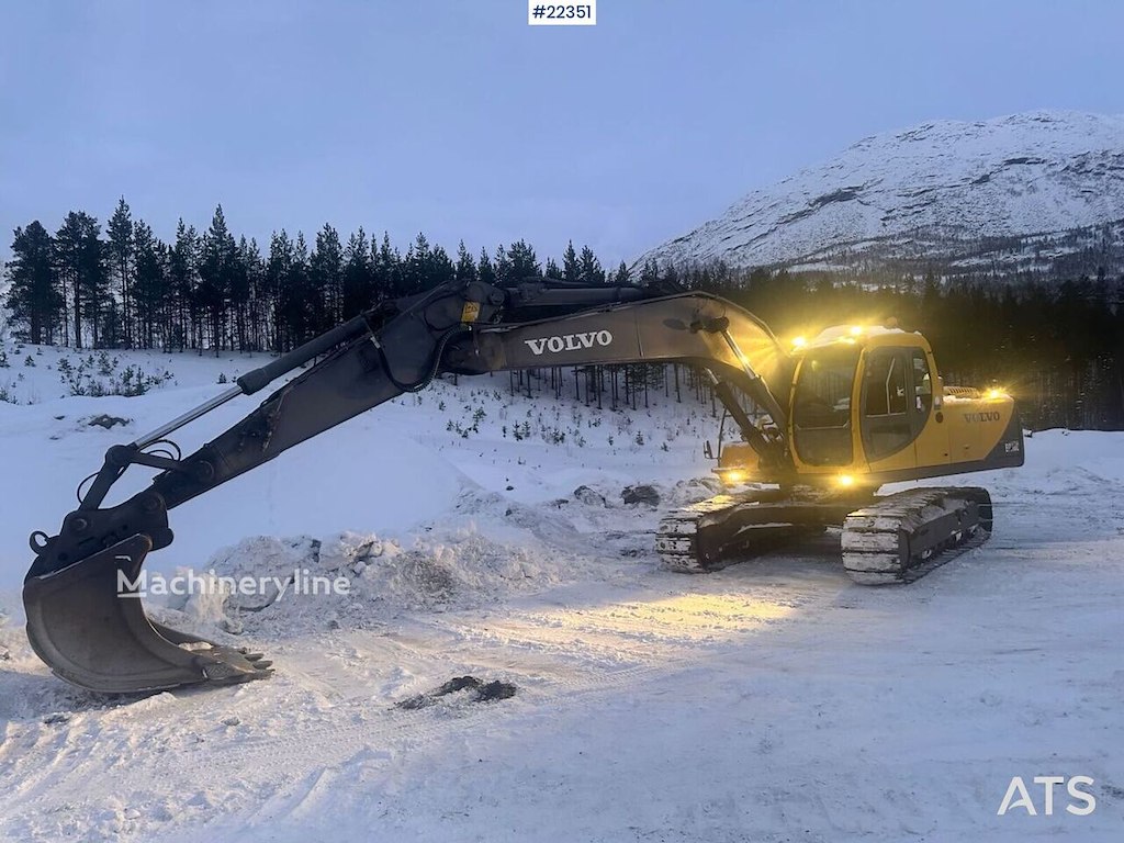 Volvo EC210LC gravemaskin m/ tannskuffe. SE VIDEO bager guseničar