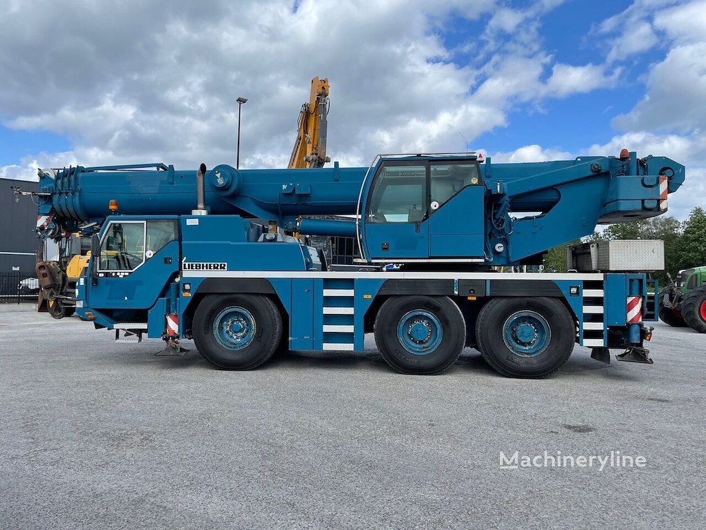Liebherr LTM 1055-1 autodizalica