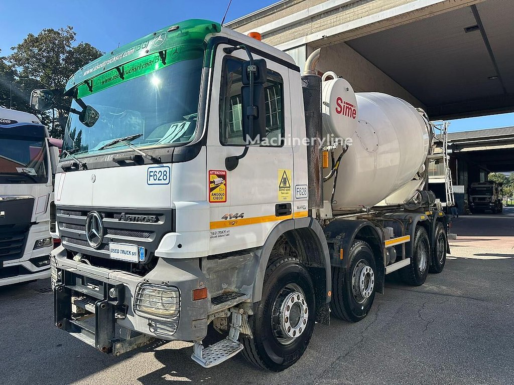 Mercedes-Benz Actros 4144 kamion s mešalicom za beton
