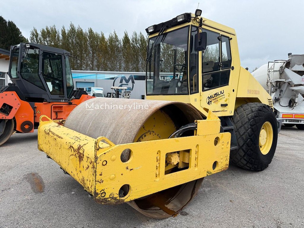 BOMAG BW 213 D-3 kompaktor s jednim valjkom