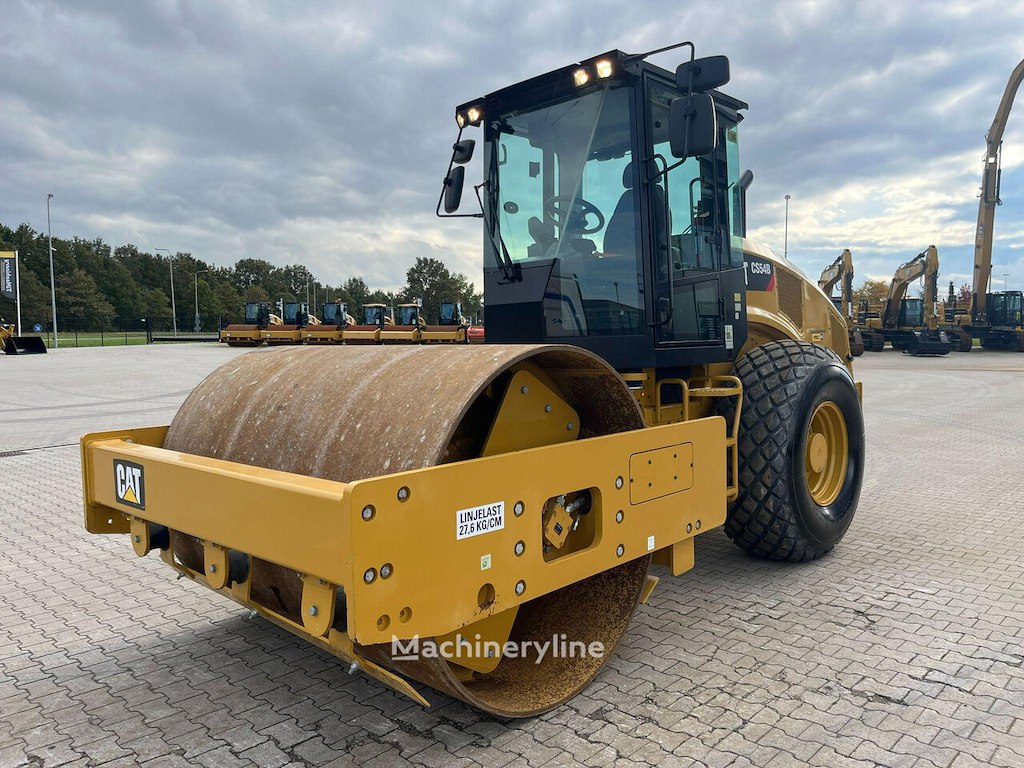 Caterpillar CS54B kompaktor s jednim valjkom