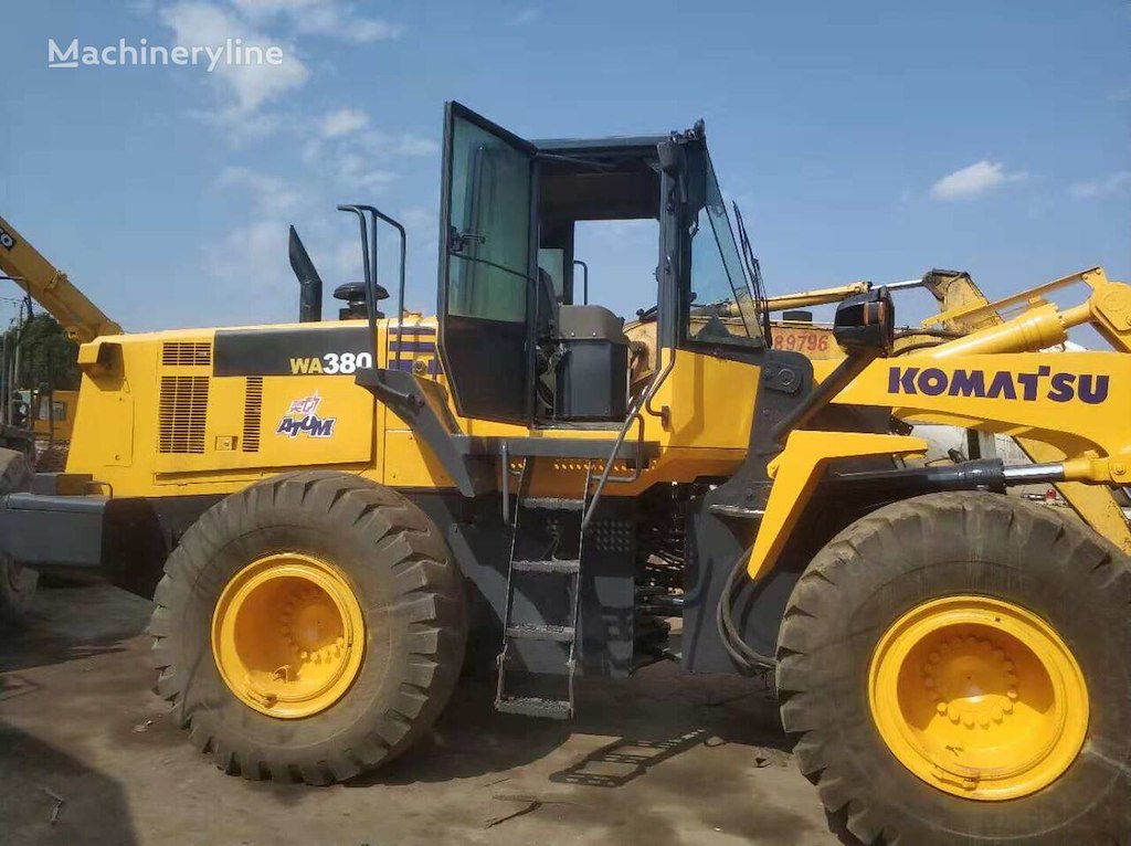 Komatsu WA380-6 prednji utovarivač