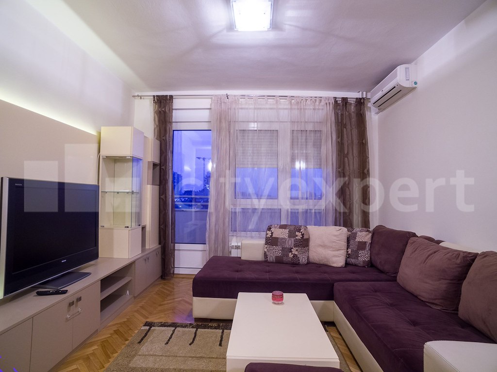 Stan za izdavanje BEZ PROVIZIJE: Dvosoban, 50m², Ruzveltova, Palilula - 750€