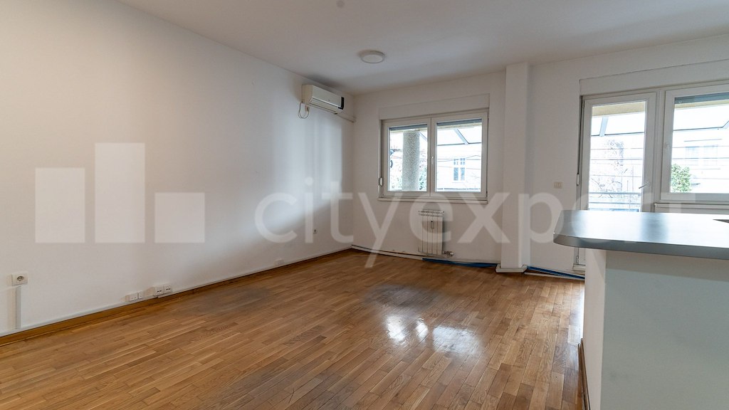 Poslovni prostor za izdavanje BEZ PROVIZIJE: Dvosoban, 60m², Cerska, Vračar - 650€