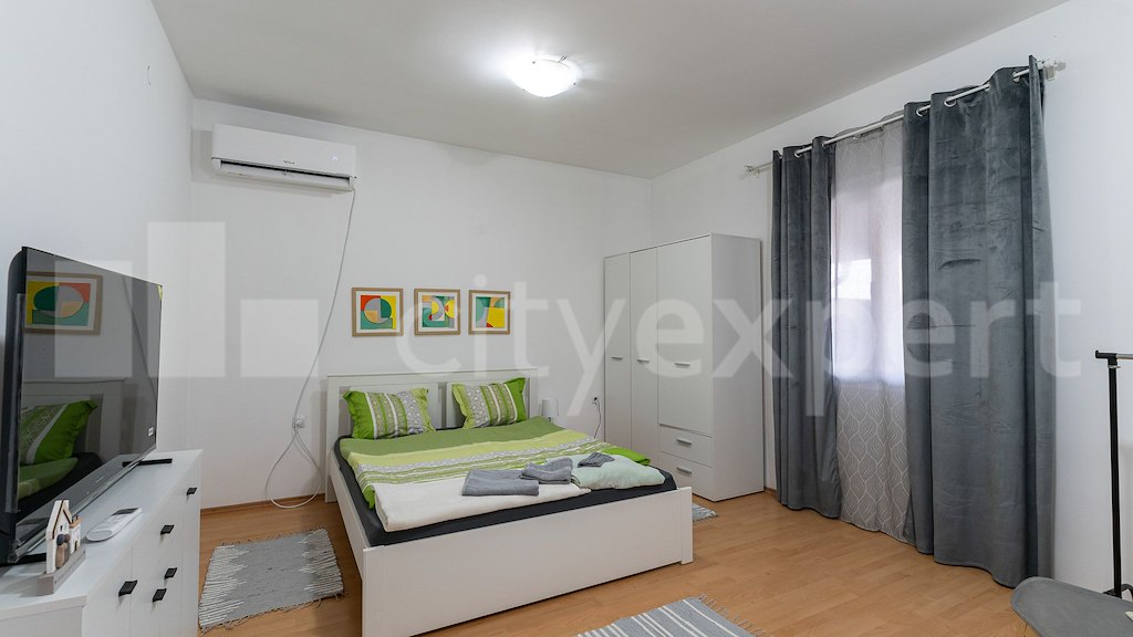 Stan za izdavanje BEZ PROVIZIJE: Dvosoban, 64m², Surčinska, Novi Beograd - 550€