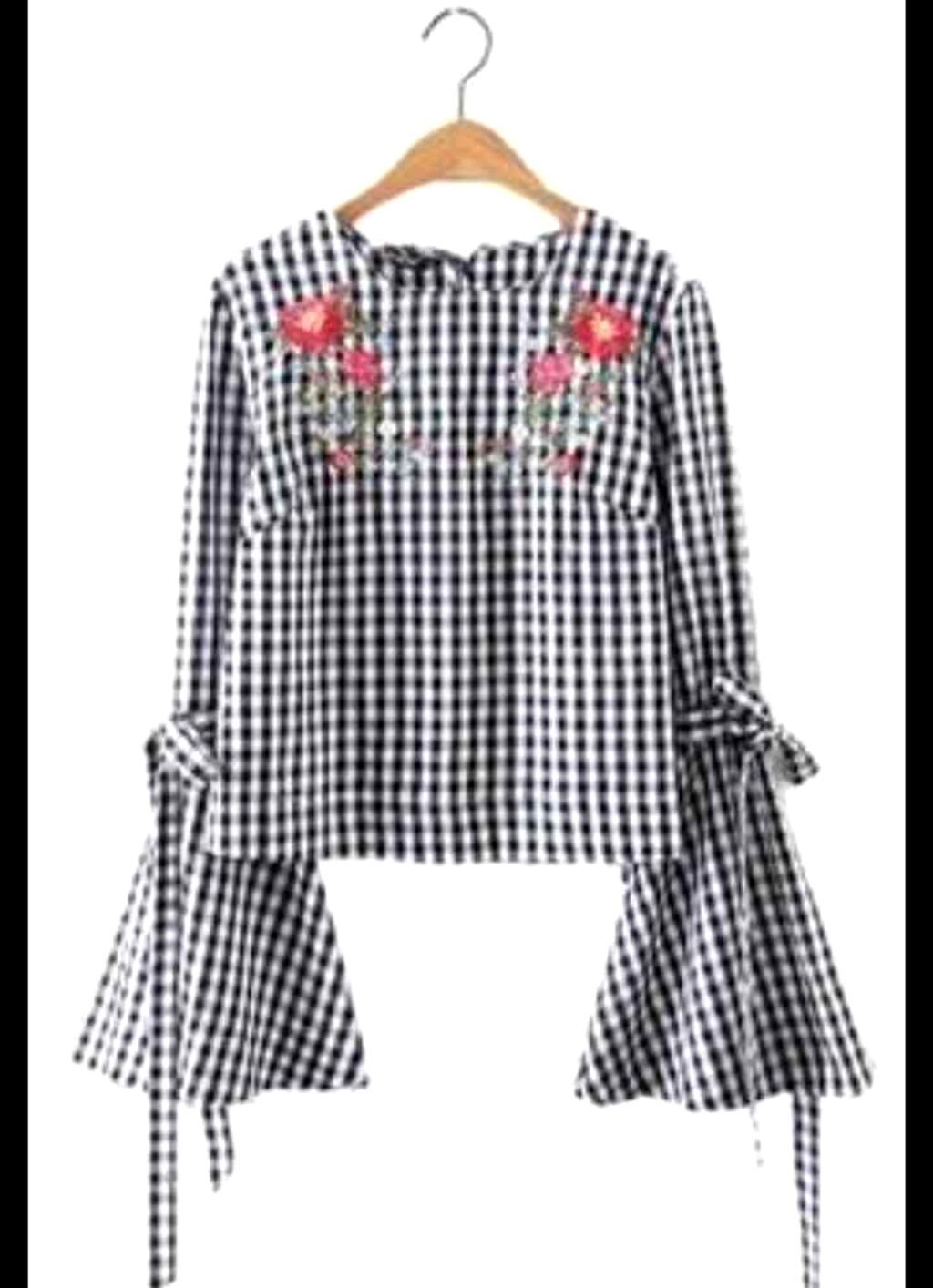 Ženska bluza STRADIVARIUS sa kariranim dezenom (crno-bela gingham)