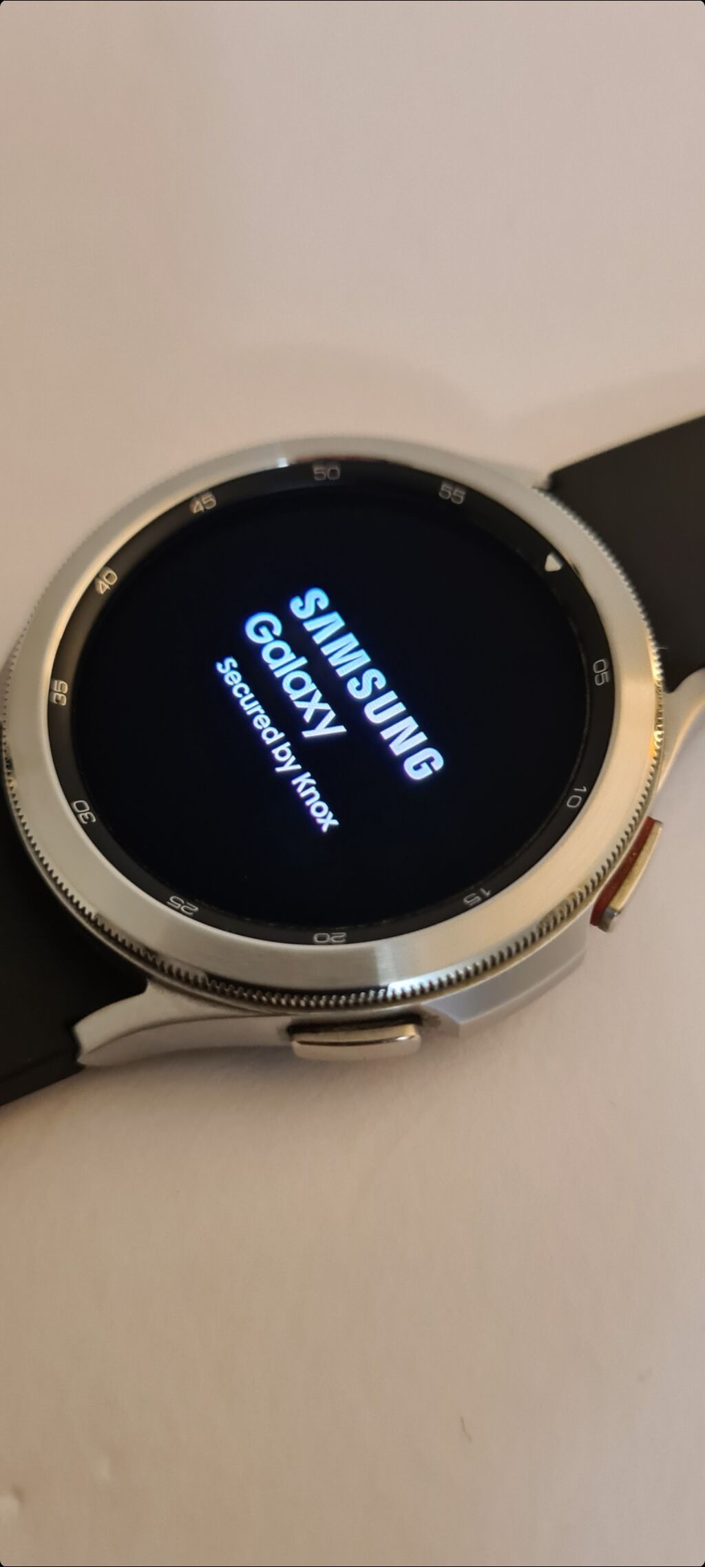 ★ Prodajem pametni sat Samsung Galaxy Watch 4 Classic, prečnika 46mm