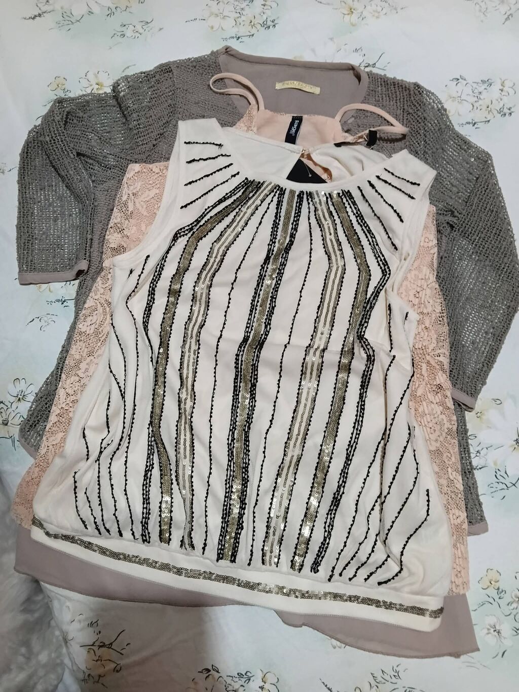 Ženska odeća – set majica i bluza - Pletena bluza/sweater u