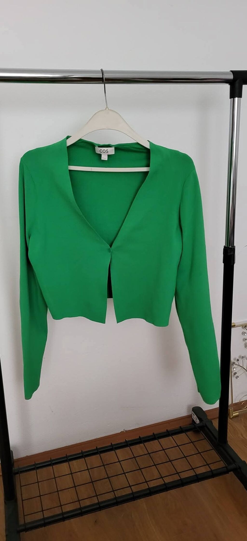    Zeleni krop top Materijal sličan skubi, kao nov Prelepa zelena boja