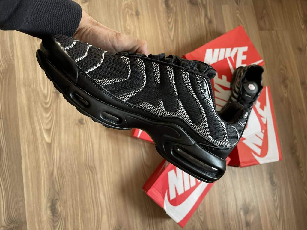 Velicine od 41do 46 Nike Air Max Plus (Tn Air) patike – crna boja sa