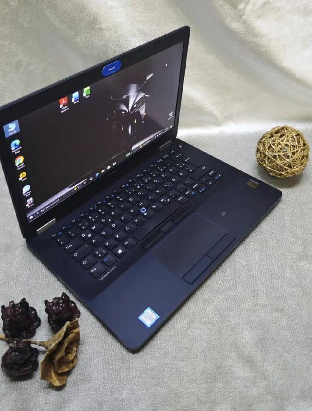 Odlican laptop Dell Latitude E7470 lepo ocuvan, instaliran sa svim