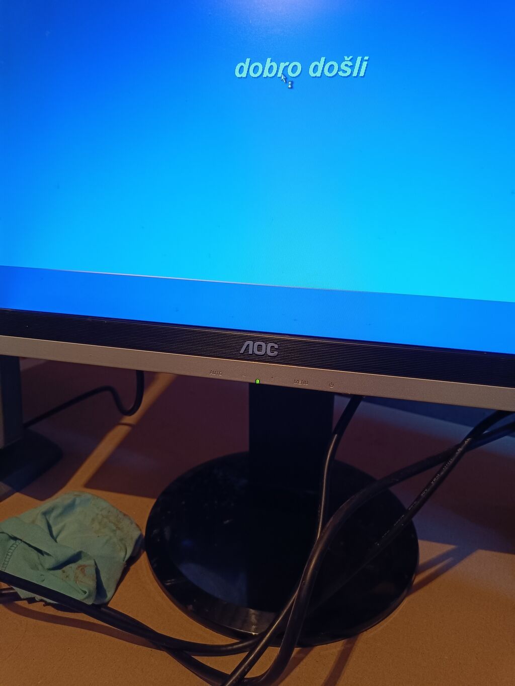 HP Compaq desktop računar sa AOC LCD monitorom - Računarska jedinica