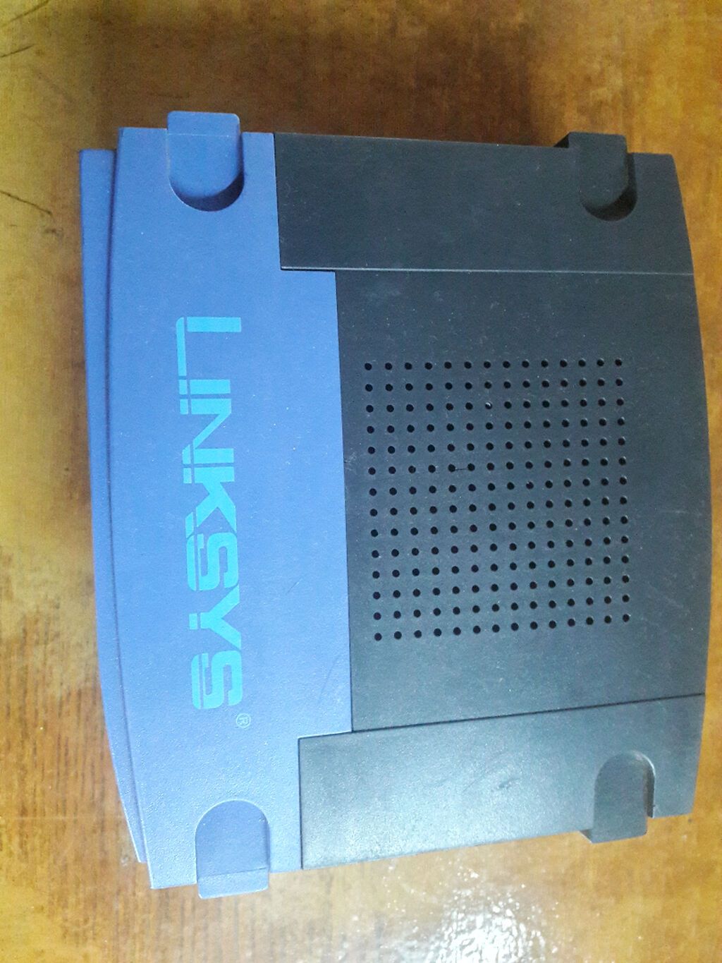 Linksys EZXS16W EtherFast 10/100 16-Port Workgroup Switch