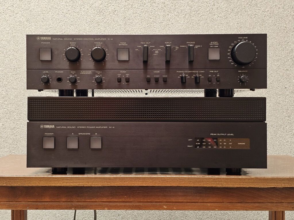 Yamaha C-4 + M-4 hi‑fi set (predpojačalo + stereo pojačalo snage) -