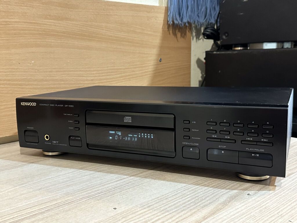 Kenwood DP-1050 - Tip: samostalni Compact Disc plejer - 18-bit