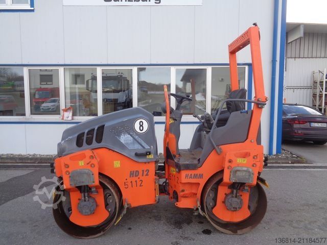 Valjak sa jednim bubnjem
HAMM HD 12 VV Kubota Diesel 2500 kg