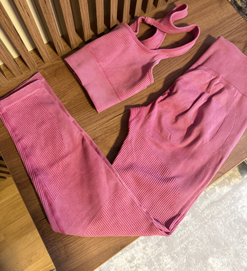 Pink set za trening