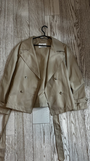 Viralni stradivarius trench coat