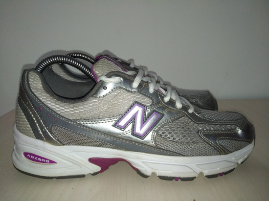 New Balance zenske patike br 40,5 (26 cm)
