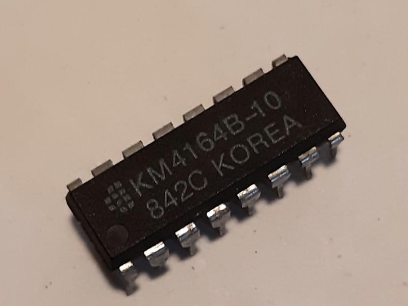 Chip DRAM memorija 64Kbit (iz 1984.god)