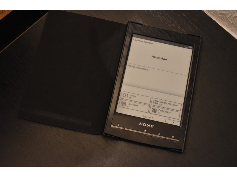 Sony Digital Book Reader PRS-T1 (Wi-Fi) + Futrola