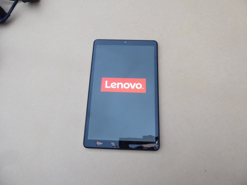Lenovo tablet, Lenovo Tab M8 (TB-8505X)