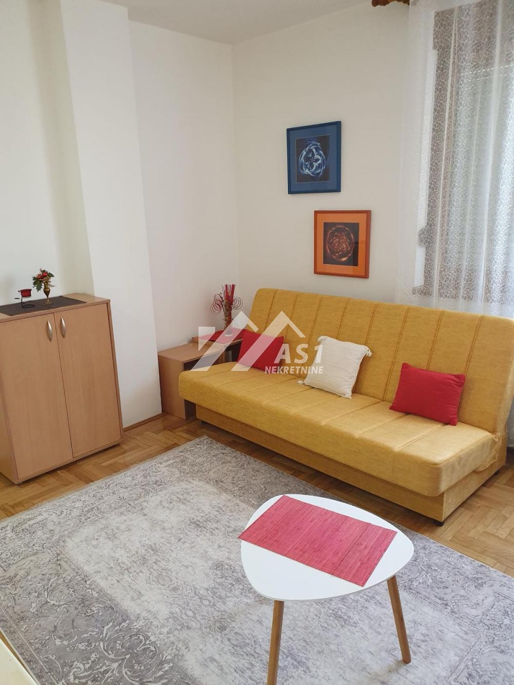 IZDAJE SE GARSONJERA NA GRBAVICI ID#5505
280 €